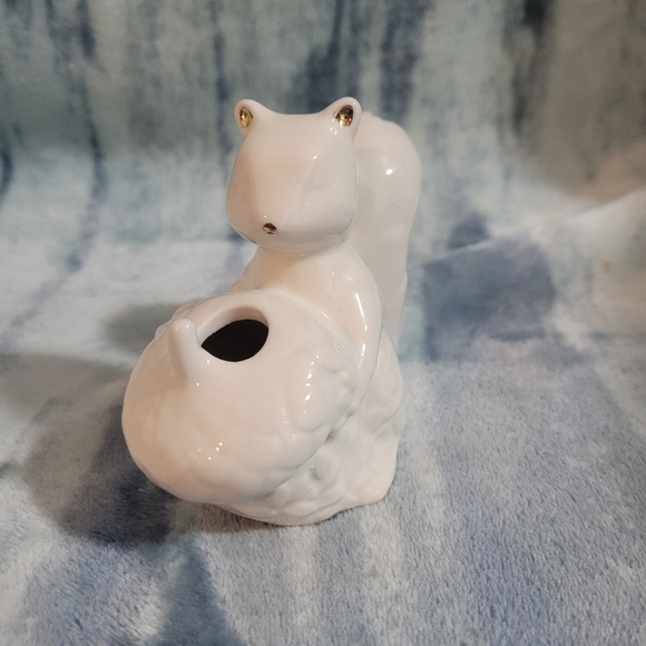 Anthropologie | Accents | Anthropologie Winter White Creature Bud Vase ...